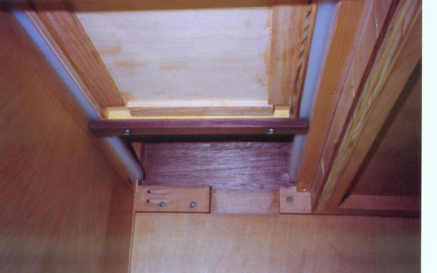 ROUTER TABLE WITH CABINET